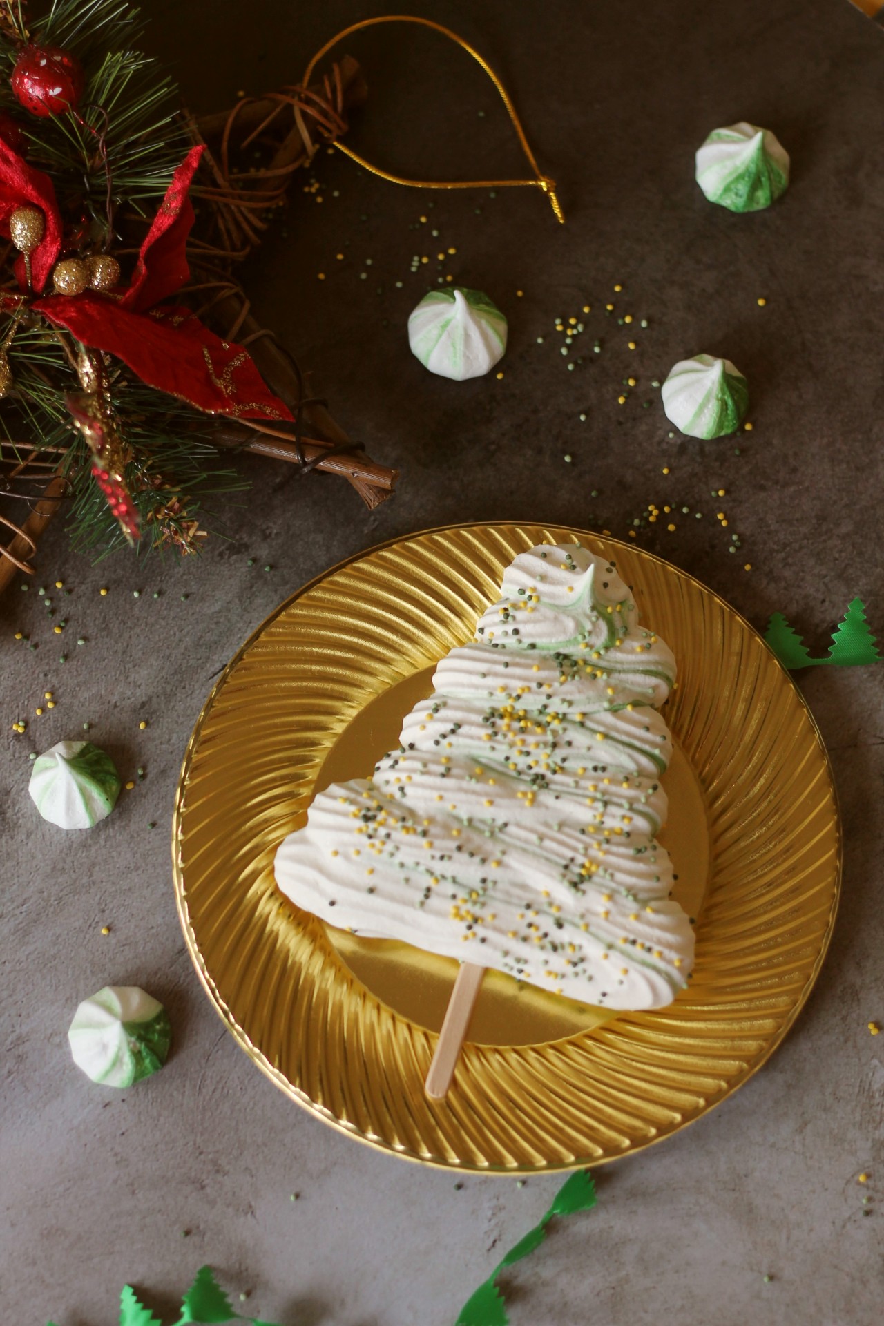 ALBERI DI MERINGA – SEGNAPOSTO O REGALO GOLOSO DI NATALE - Cooking with ...